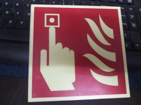 Rectangular Night Glow Manual Call Point Safety Signage For Fire Alarm System Dimension 12x18