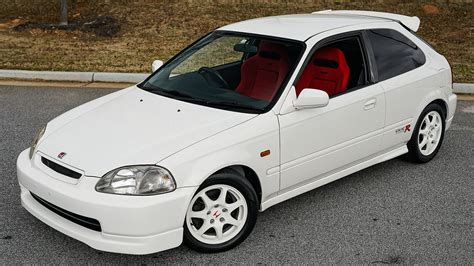 Showroom Condition 1998 Honda Civic Type R Reaches 40k At Auction