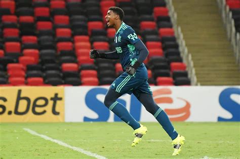 Hugo Souza após vitória do Flamengo sobre o Vasco Importante para