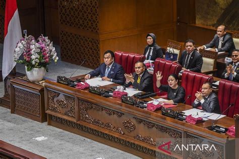 Paripurna Dpr Setujui Ruu Desa Jadi Undang Undang Antara News