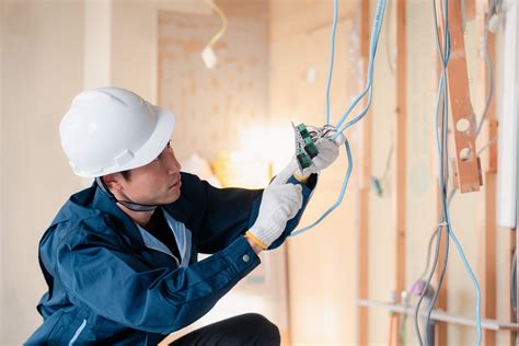 国民健康保険と組合健保、どっちが得？一人親方の健康保険事情 親方独立・起業ガイド