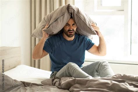 Loud Noise In Dream Woke Me Up Spiritual Meaning Symbolic Dreaming