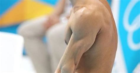 I Dont Think Michael Phelps Understand How Arms Work Imgur
