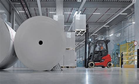 Linde Mh Launches Innovative Electric Counterbalanced Trucks With Load Capacities Up To 2 0 Tons