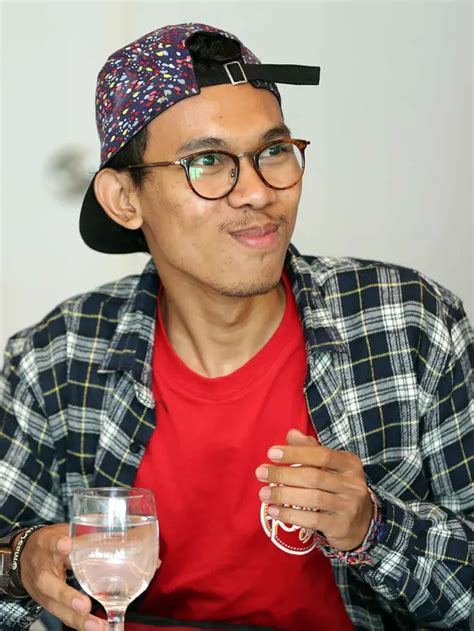 Lihat Foto Diri Di Poster Film Humor Baper Cemen Bangga