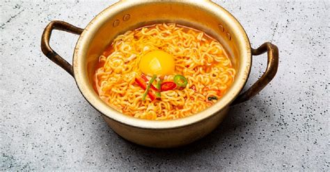 라면은 양은 냄비에 끓여야 맛있다 신장 망가질 수도
