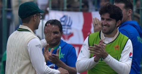 Pak Vs Eng 2 साल लगातार गेंदबाजी के कारण पैरालाइज होने के स्टेज तक