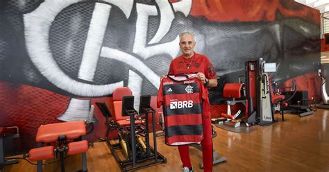 Tite não terá três jogadores do Flamengo à sua disposição durante a