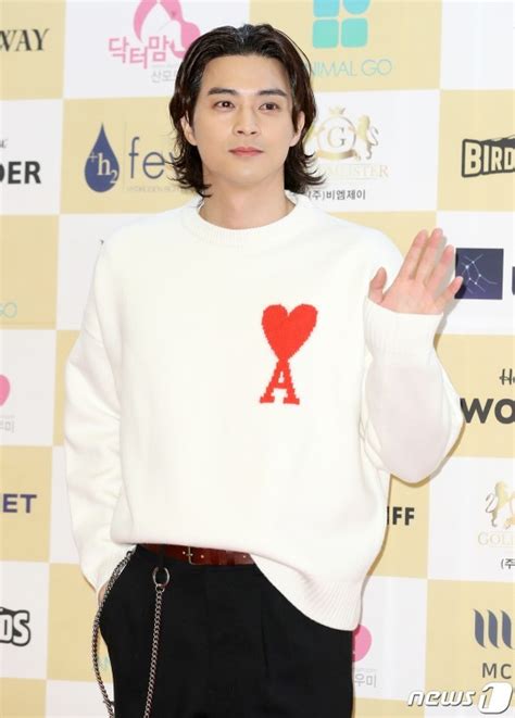 Kim Ji Hoon Is Getting Cussed Out After His Appearance On I Live Alone
