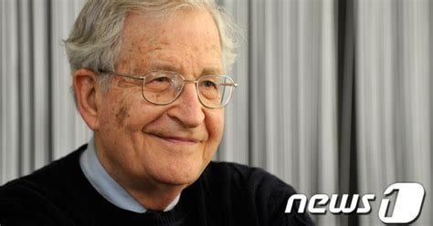 세계적 언어학자 95세 촘스키 뇌졸중 호전작년에 브라질로 이동