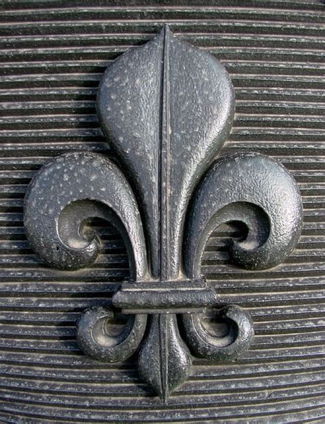 The Fleur De Lis Origins Symbolism And Meaning Symbol Sage