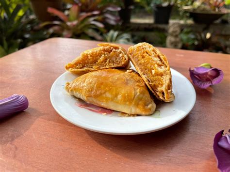 ขนมจีบสังขยาของดีเมืองตรัง แป้งบางกรอบ ชิ้นใหญ่ ไส้เต็มคำ ละมุน ไส้สังขยา หอมหวานมัน เจ้าเด็ด