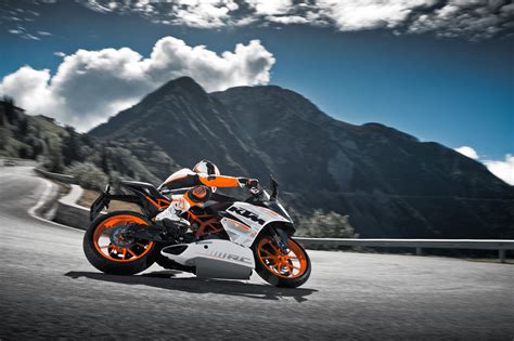 Motorrad Vergleich KTM RC 390 2015 Vs KTM 390 Duke 2021
