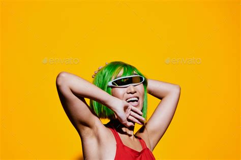 Wig Woman Attractive Model Fashion Sunglasses Smile Beauty Summer