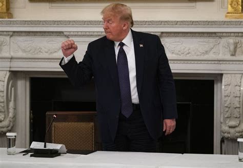 Trump Desafía A Científicos Toma Hidroxicloroquina Para Prevenir El