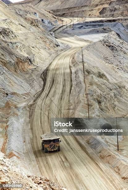 발굴 오픈 구 덩이 광산 Kennecott 구리 금 및은 광산 솔트 레이크 시티 외부 작업 거인에 대한 스톡 사진 및 기타