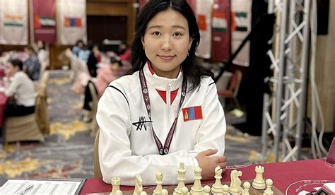 Б Мөнгөнзул Ази тивийн аварга шалгаруулах тэмцээнээс мөнгөн медаль хүртлээ