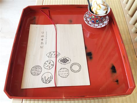 金沢城公園鶴の丸休憩館内カフェ豆皿茶屋のメニューカバーを制作しました 株式会社クリエイターズ