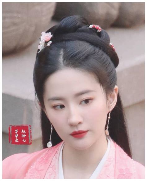 刘亦菲新剧路透曝光，网友：梦回《天龙八部》王语嫣财经头条