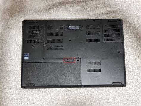 Замена нижней части корпуса Lenovo ThinkPad P50 HD01