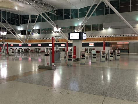 무료 이미지 바닥 건물 휴가 여행 공기 호스 비행 문 주차장 짐 대중 교통 공항 터미널 지하철 역 국제