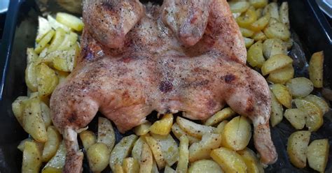 Курица с хрустящей корочкой запечённая целиком Новый год 2024 в духовке рецепт с фото