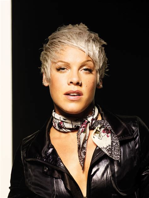 Pink Singer Wallpapers Images