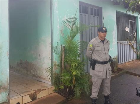 G1 Mãe E Filha De 2 Anos São Encontradas Mortas Dentro De Casa Em