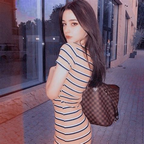 Pin oleh 𝗺𝗲𝗼 di Dasha Taran Gadis gadis cantik Wanita cantik Gadis estetika