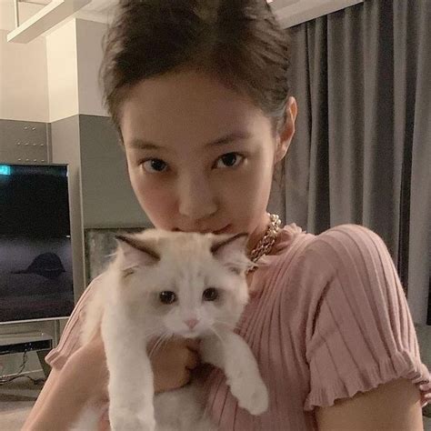 Blacpink Jennie Lq Selca Icon Pfp Messy Layouts Jennie And Rosé Kim