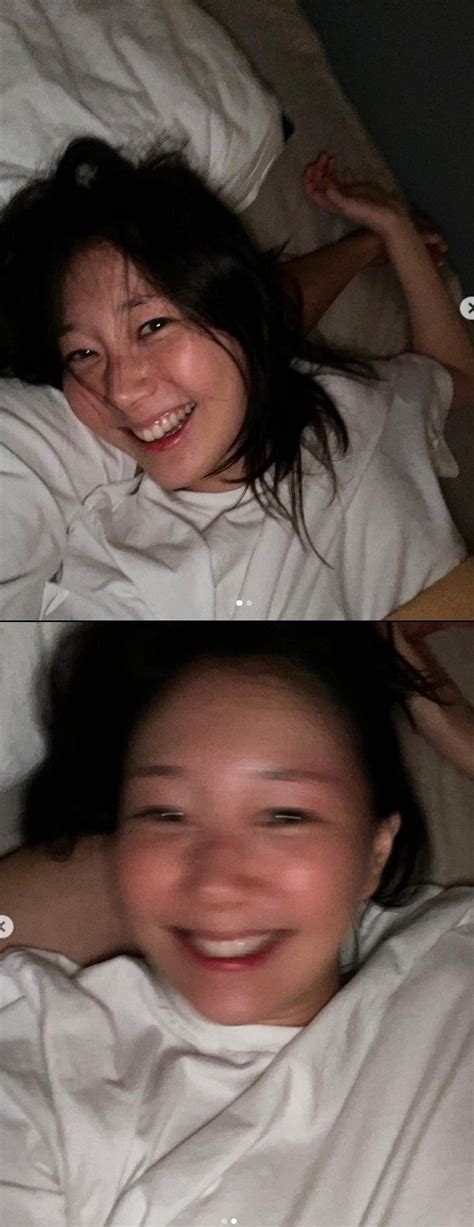 침대셀카 찍은 이유영 그런데 팔배게 해준 사람은 누구 헉스