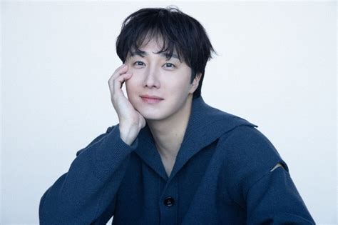 정일우 여심 홀리는 부드러운 카리스마 눈길새 프로필 공개 N샷 헉스