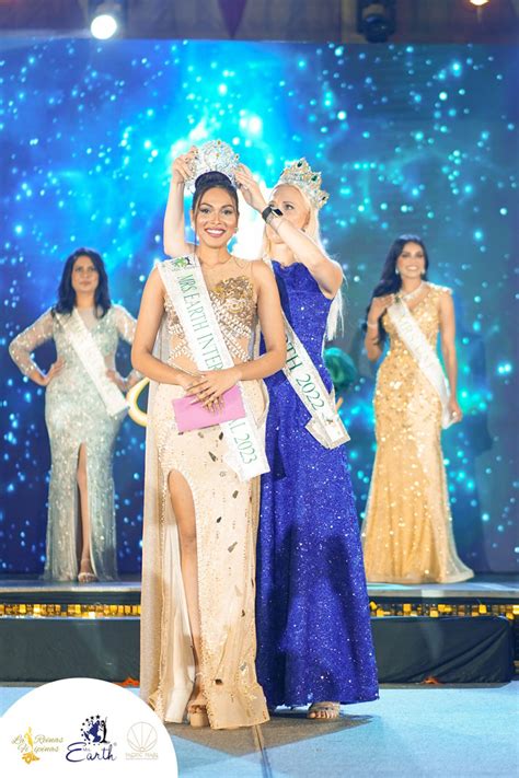 විවාහක මිහිතල රැජින කිරුල සශ්මිට Lankadeepa Online