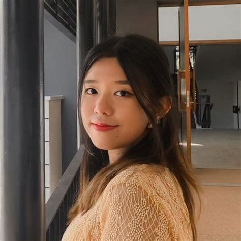 Zin Nwe Zaw Lwin Medium