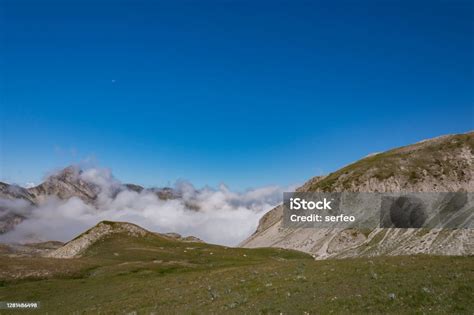 이탈리아의 그란 사소 Abruzzo 여름 파노라마 0명에 대한 스톡 사진 및 기타 이미지 0명 경관 계곡 Istock