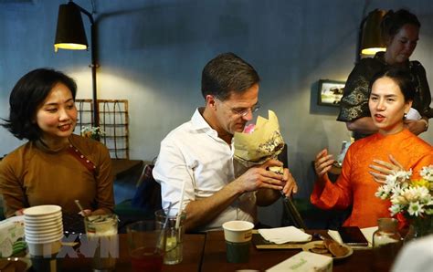 Dutch Prime Minister Mark Rutte Drinks Tea In Hanoi Vietnamvn