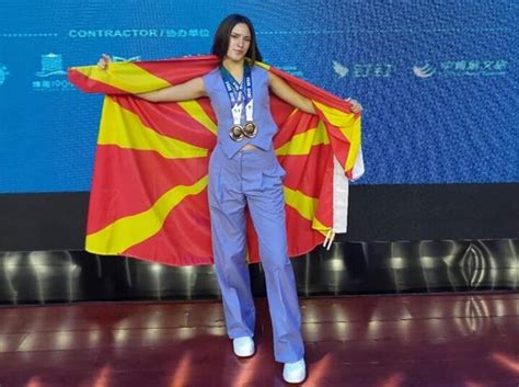 Средношколката Милена Ангелова од Делечево се враќа со два бронзени медали освоени на Светската