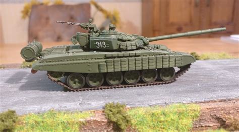 Modelcollect As72015 Russia Army T 72b With Era In First Chechnya War