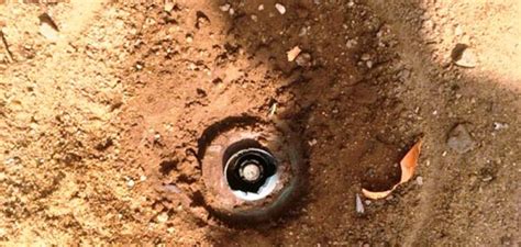 වවුනියාවේ පාසලක මිදුලේ අධිබලැති බිම්බෝම්බයක් Ada Online