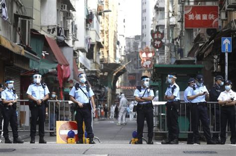 300警员坚守香港佐敦“受限区域”，港警“一哥”邓炳强到场支持凤凰网