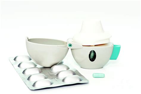 Copd Inhaler 4 Photograph By Sherry Yates Young Science Photo Library