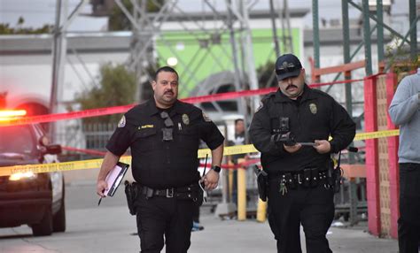 Hombre Baleado Fatalmente En El Norte De Long Beach Dice La Policía