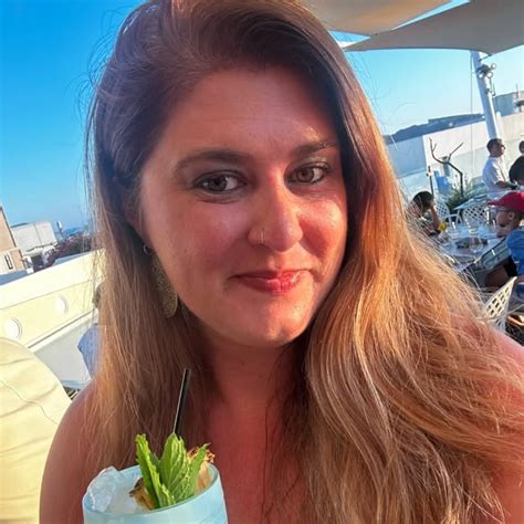 Katie Faye Katiefayez On Threads