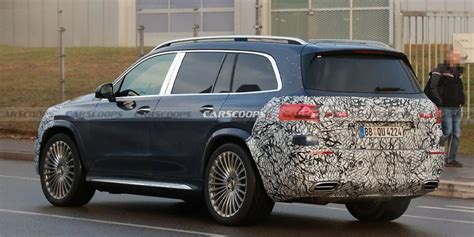 벤테이가 컬리넌 정조준 페이스리프트 모델 테스트카가 포착된 럭셔리 Suv 토픽트리