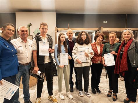 Професионална гимназия по дизайн Елисавета Вазова On Linkedin 📌 В деня на народните будители