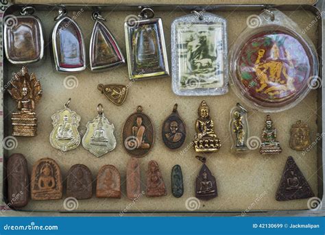 Amuletos Budistas En Bangkok Tailandia Imagen De Archivo Editorial Imagen De Figuras