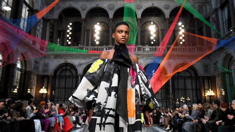 Semanas De Moda De TRAUM