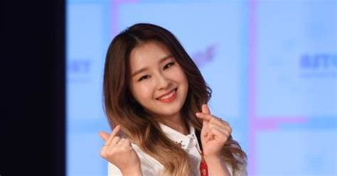 페이버릿 수경 손가락하트로 귀엽게