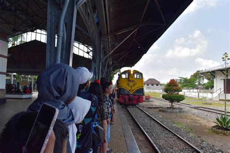 Naik Kereta Wisata Di Museum Kereta Api Ambarawa Nurul Sufitris Blog