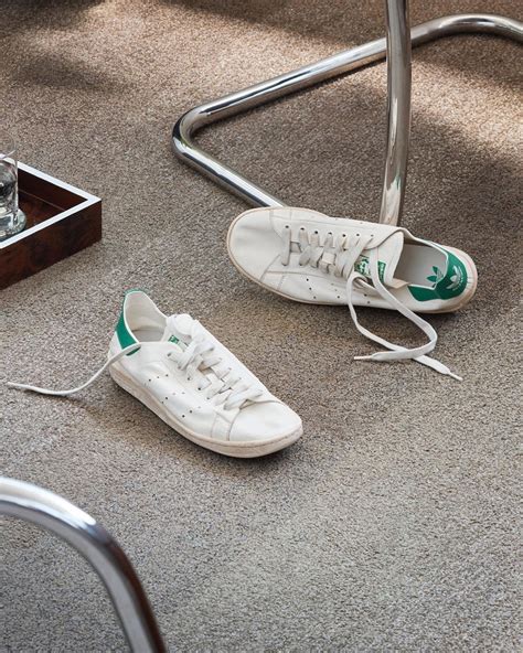 헐리우드 벨라 하디드 And 이자벨 위페르 발렌시아가×아디다스 캠페인